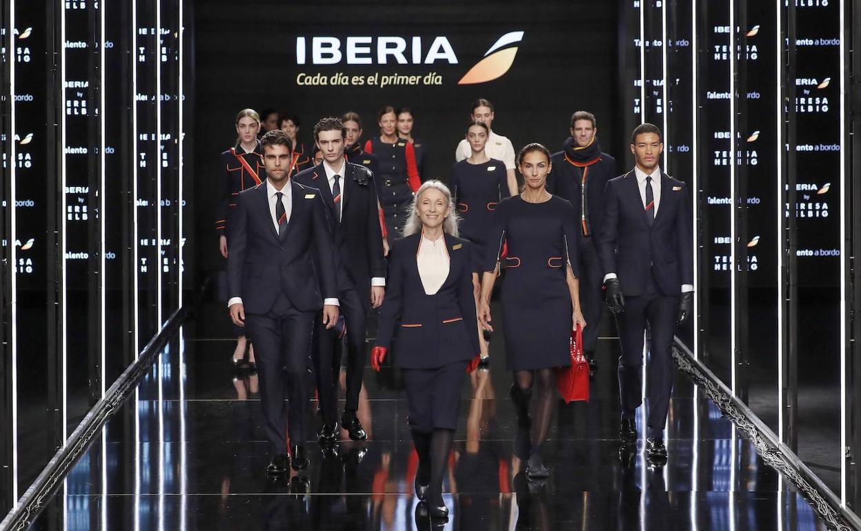 Así son los nuevos uniformes para auxiliar de vuelo TCP de la aerolínea ...